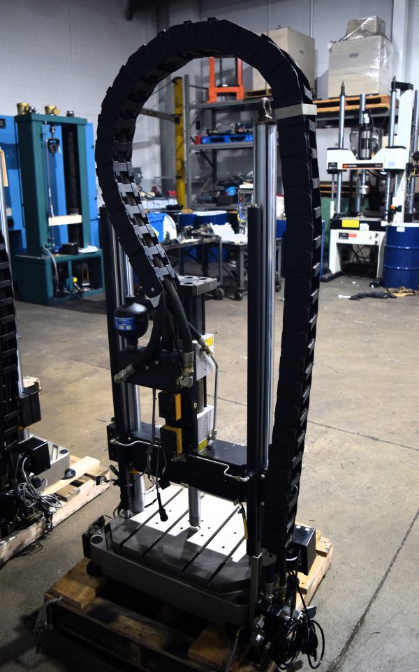 10kN Instron Model 8872 Fatigue Testing System | Frank Bacon