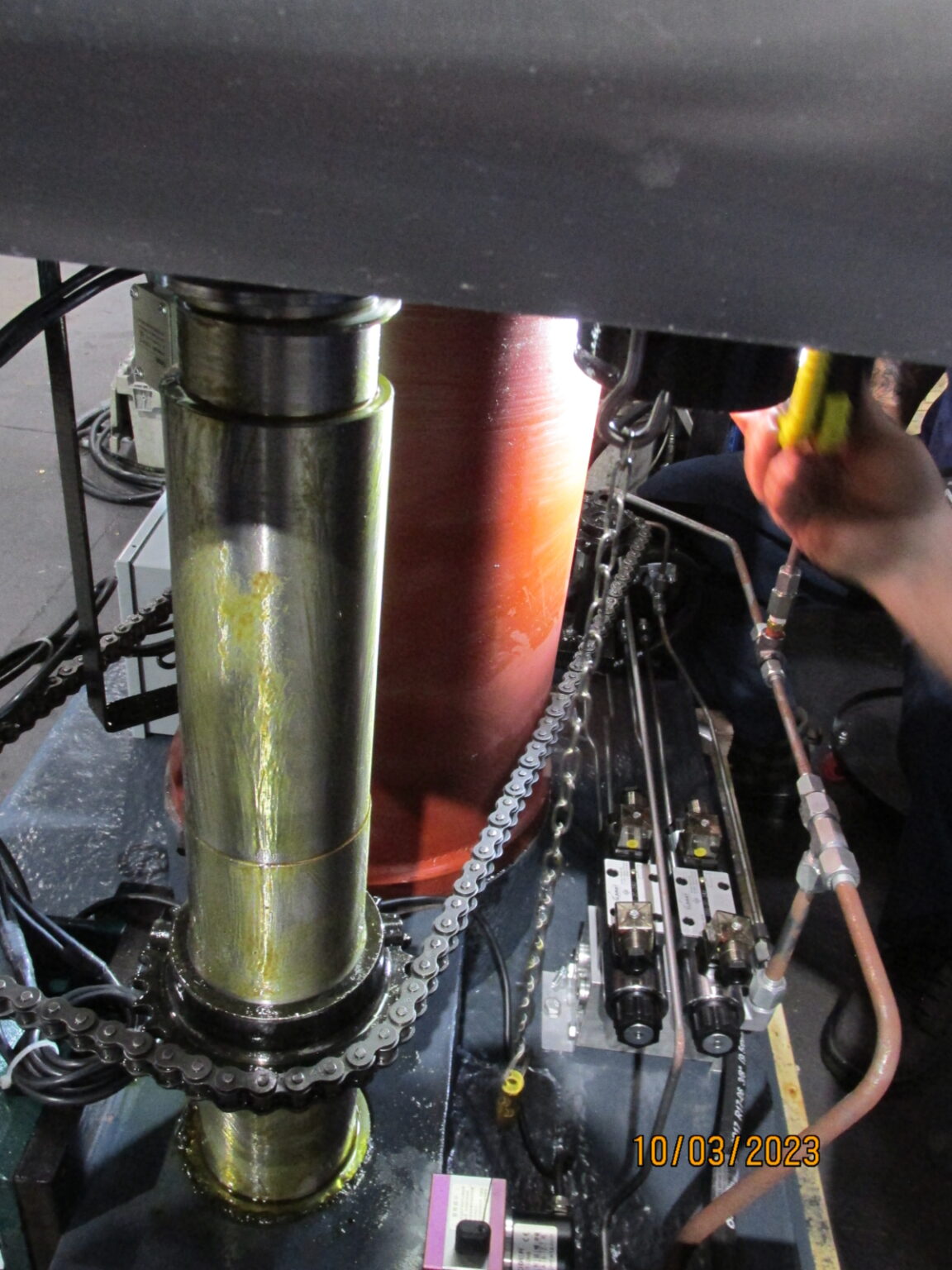 How To Replace a Seal on a Frank Bacon FB Hydraulic Series Machine ...