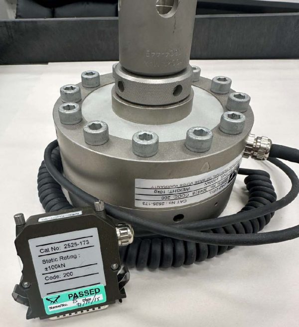 100kN Instron Model 3382 Universal Testing Machine | Frank Bacon