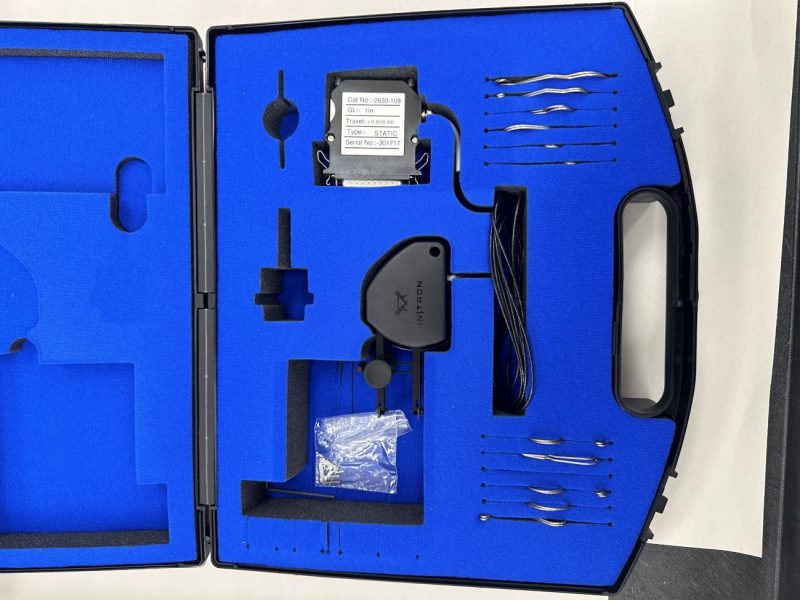 100kN Instron Model 3382 Universal Testing Machine | Frank Bacon